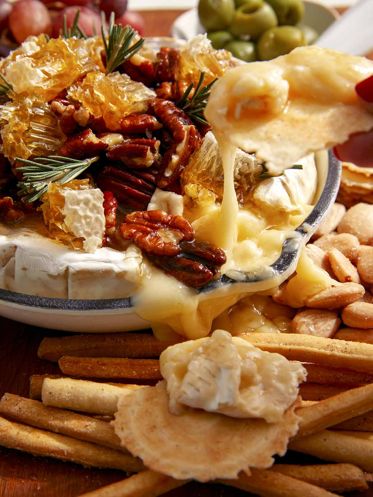 O Melhor Brie Assado do Mundo! | Comendo com os Olhos